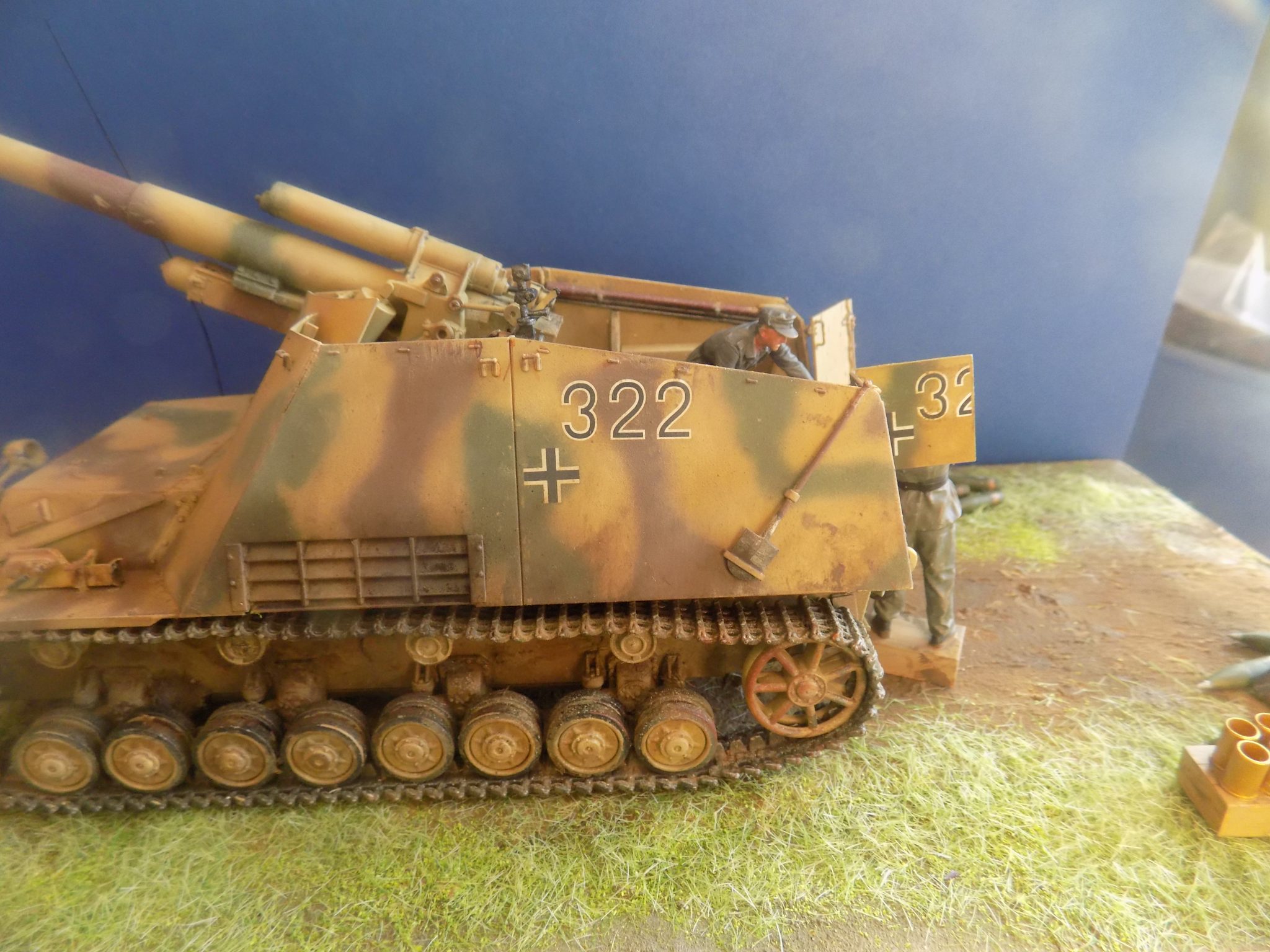 Hummel German late production 15cm self-propelled gun – Witness and ...
